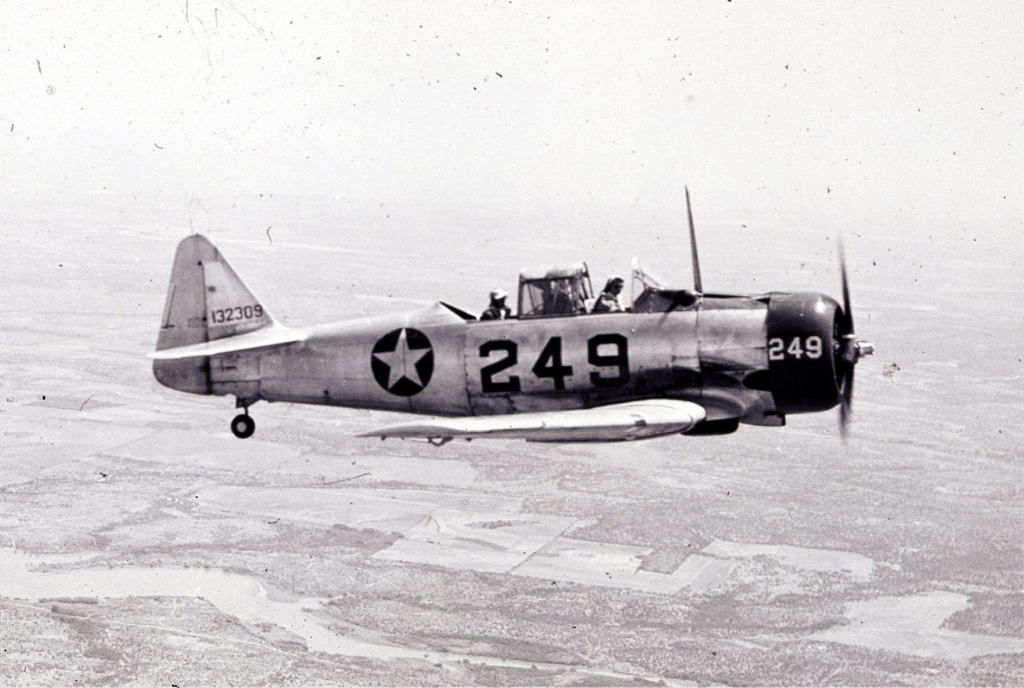 Trainers & Heavy Bombers | The WASP & the T-6 ‘Texan’, B-17 Flying ...