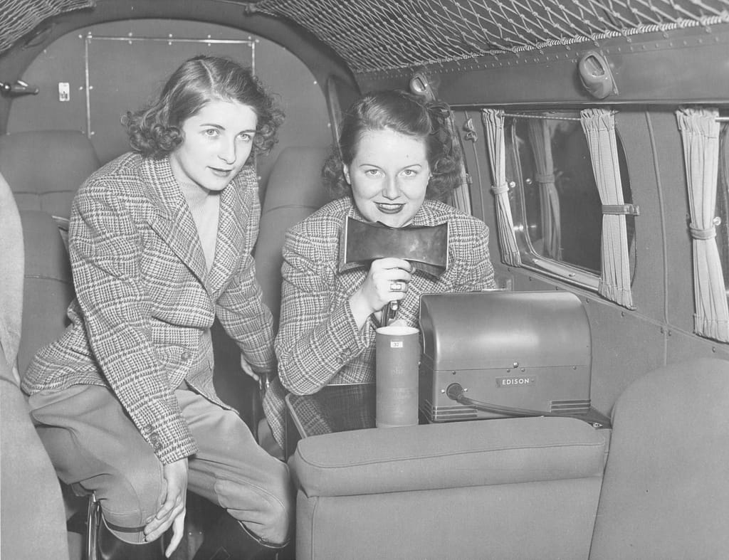 Janet Lee Hutchinson | WASP Coming of Age with The Flying Hutchinsons ...