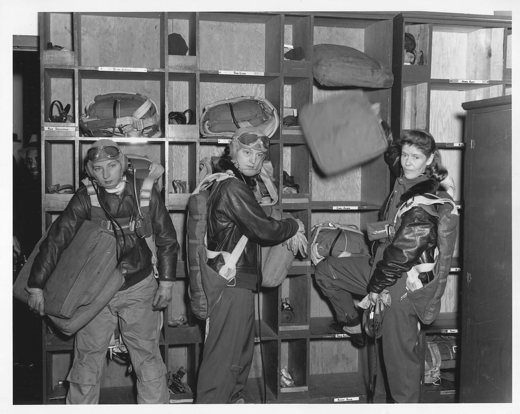 1943: The First Women Who Flew Naval Aircraft | Hellcats & TBM Avengers ...